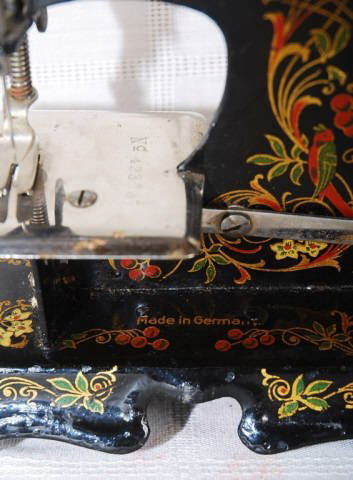 Vintage Mini Sewing Machine Made in Germany : Lot 10