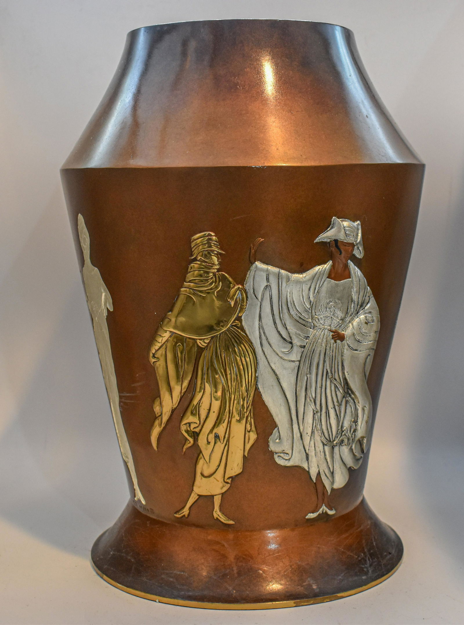 erte-bronze-vase-celebration-93-le-75-93-feb-19-2022-king-s