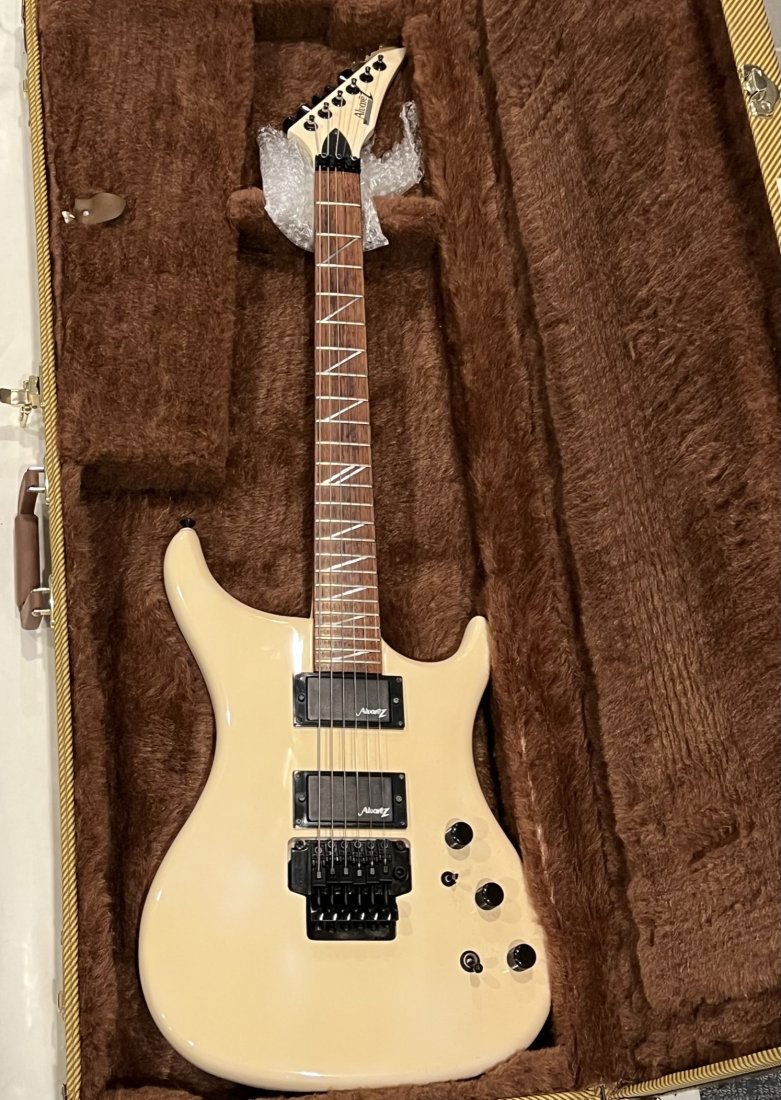 Alvarez Trevor Rabin Signature Electric Guitar Aer100wh W/ Case