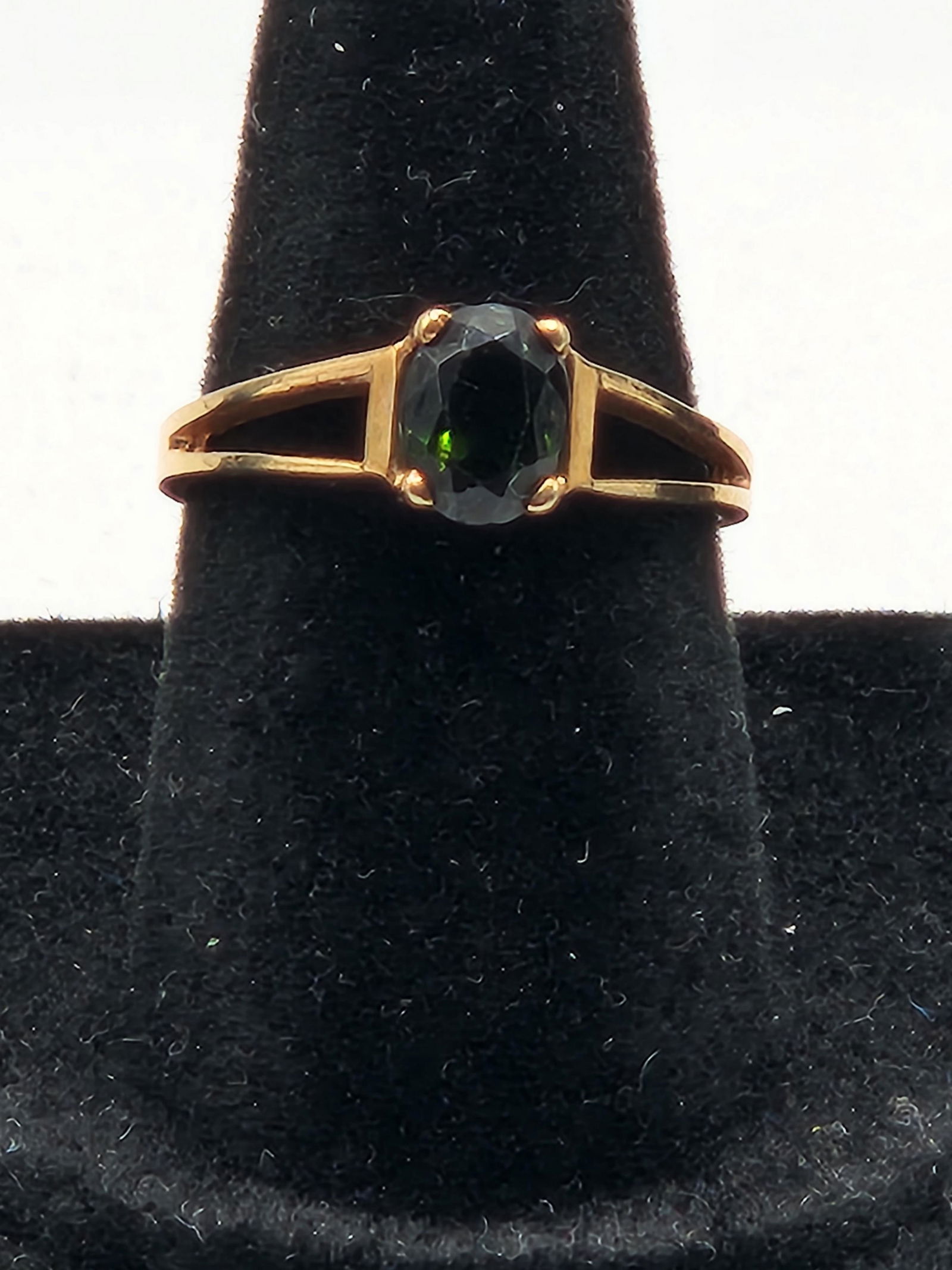 14kp Gold Emerald Ring