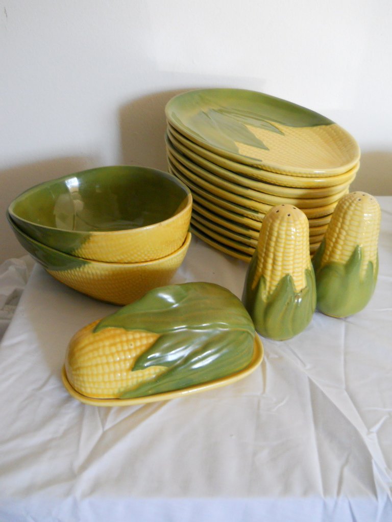 41: SHAWNEE CORN CERAMIC SET,17 pc
