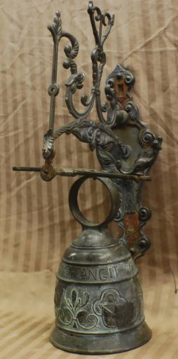 Wall Bell, "vocem Meam Audi, Qui Me Tangit"