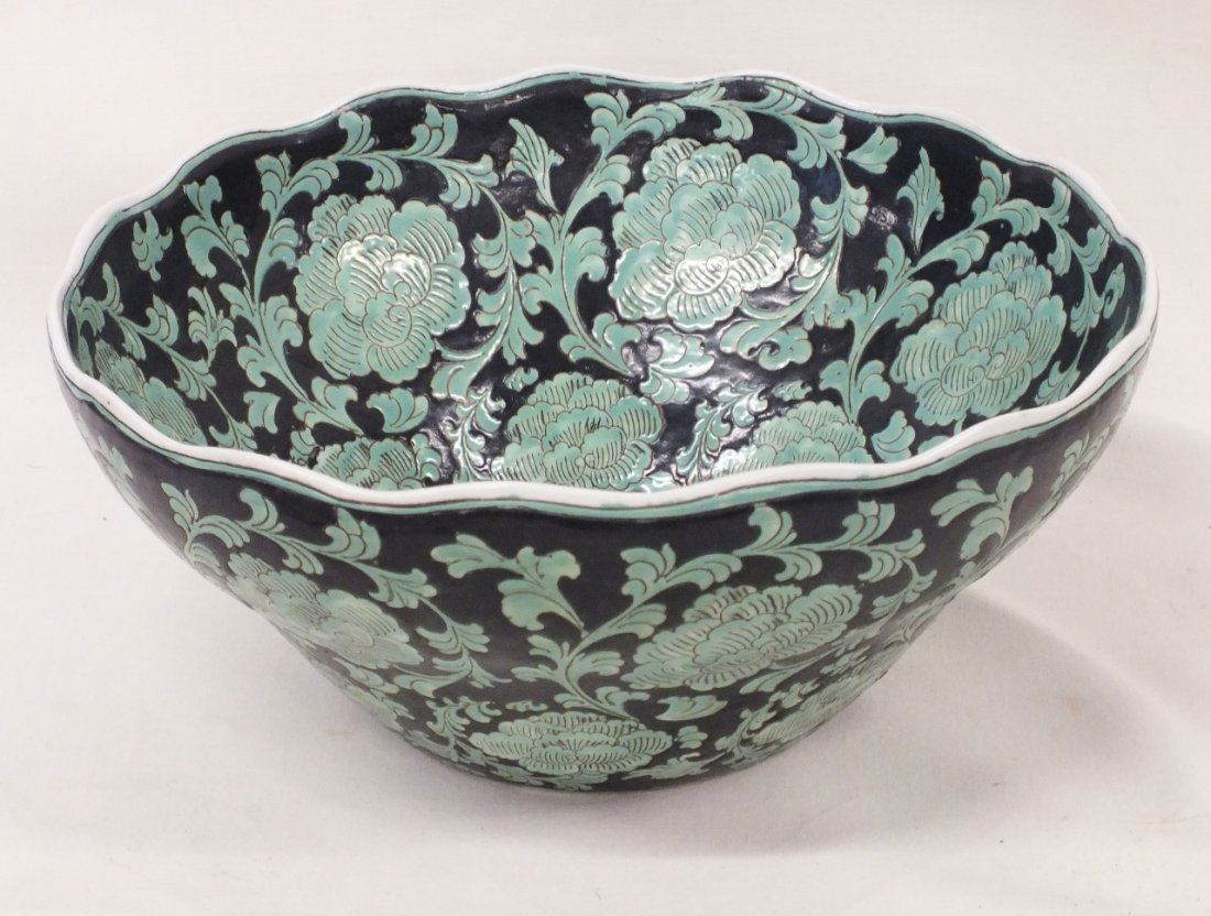 Chinese Hua Ping Tang Zhi Bowl