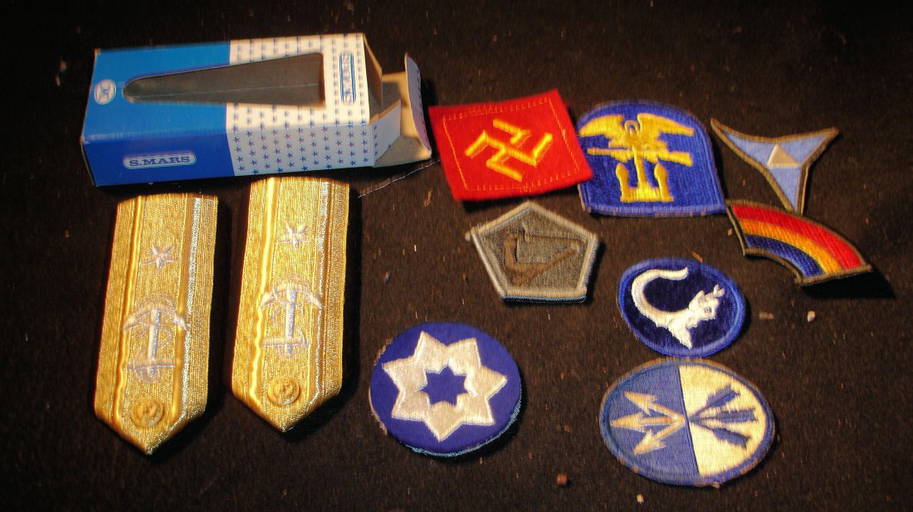 Commodore Shoulder Boards In Box + Patches