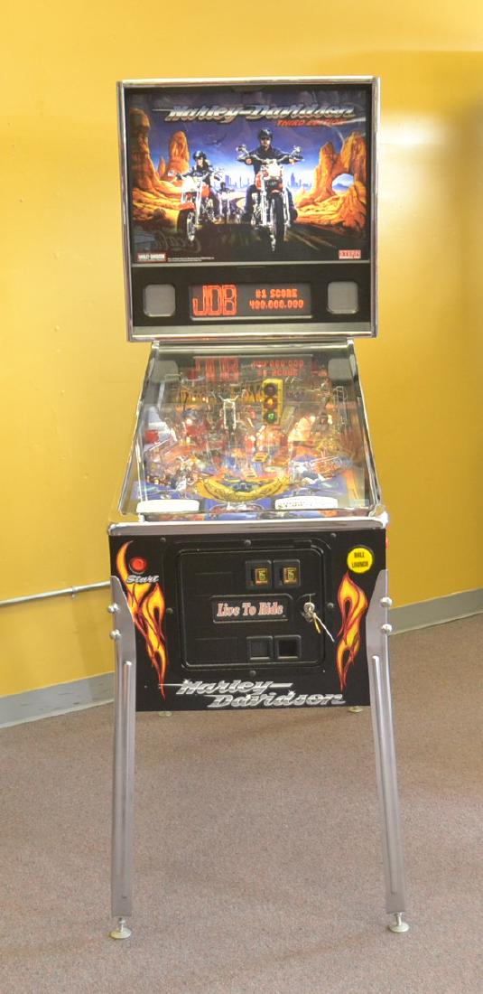 STERN PINBALL , HARLEY DAVIDSON PINBALL MACHINE