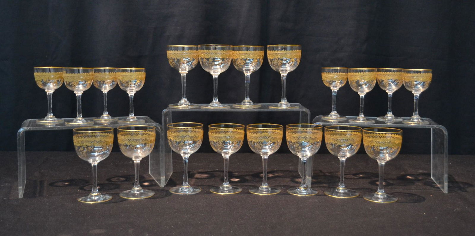 Raised Gold Trim Stemware Glasses