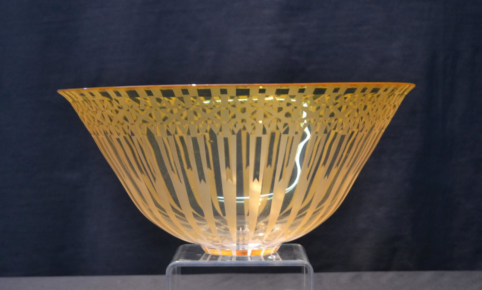 GARY GENETTI , LARGE ART GLASS CENTERPIECE BOWL - May 11, 2020 | Echoes ...
