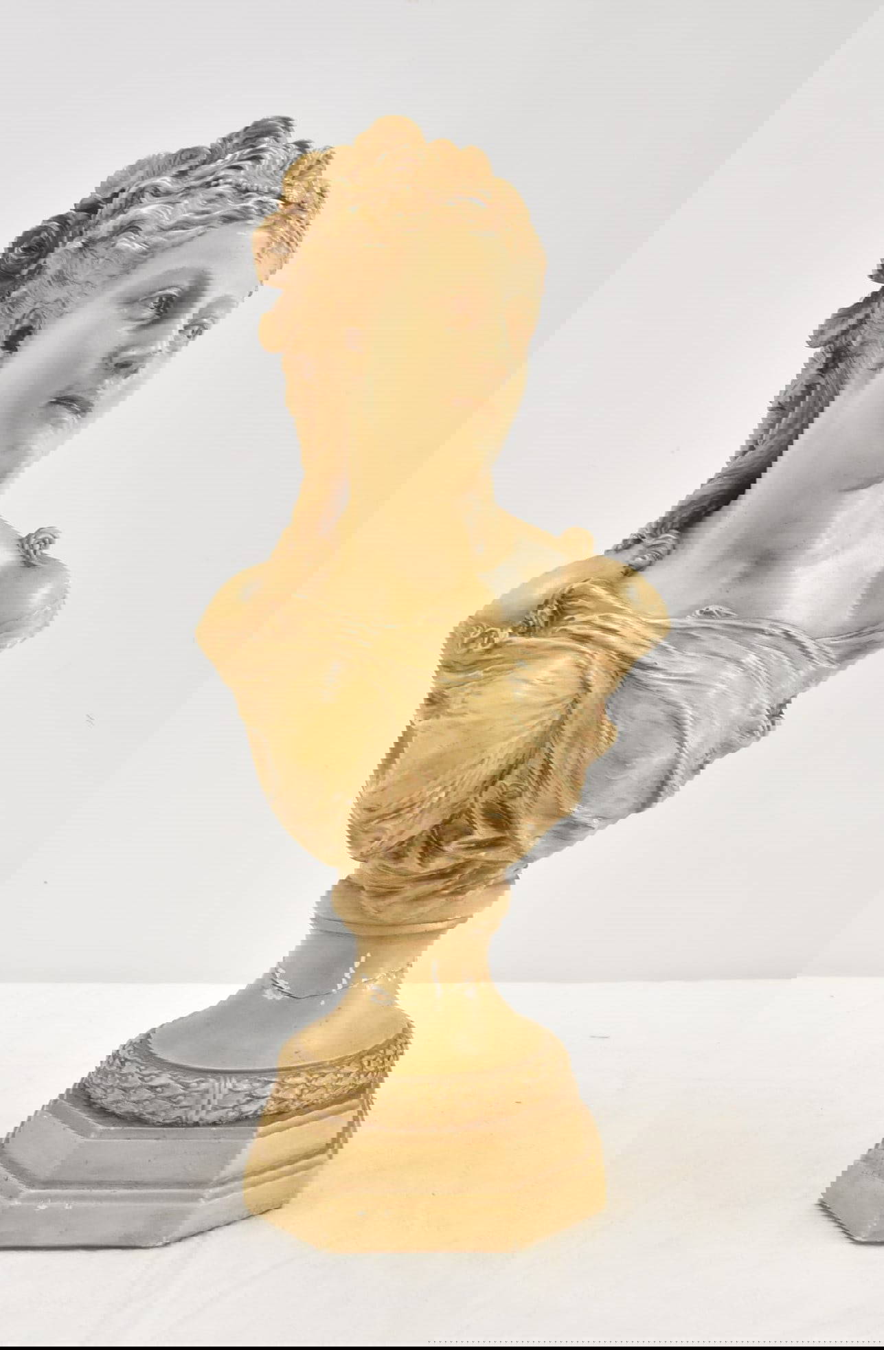 Large Victorian Plaster Bust Of Woman Auction