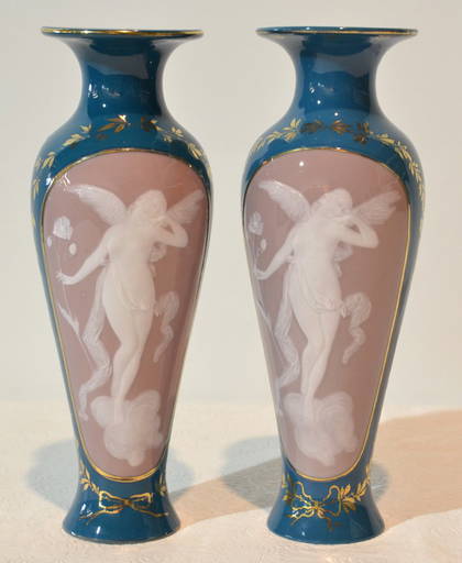 (pr) German Pate Sur Pate Figural Medallion