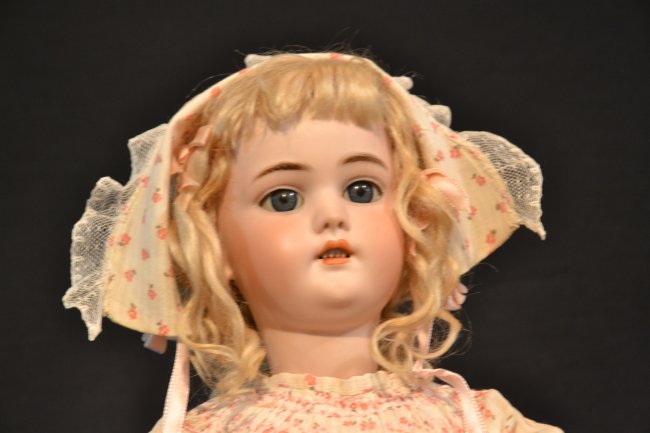 SIMON HALBIG 1079 BISQUE HEAD DOLL WITH SLEEP EYES : Lot 245