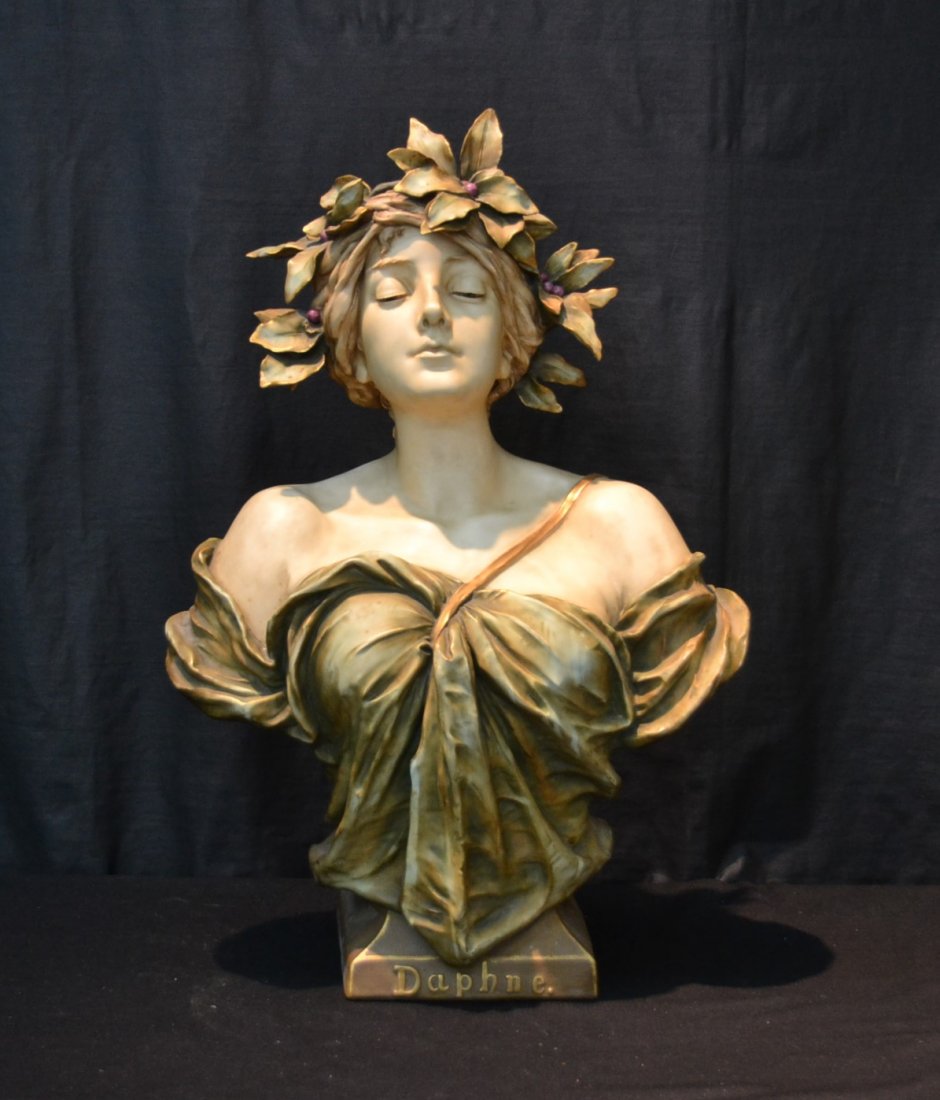 LARGE TURN TEPLITZ NOUVEAU PORCELAIN BUST