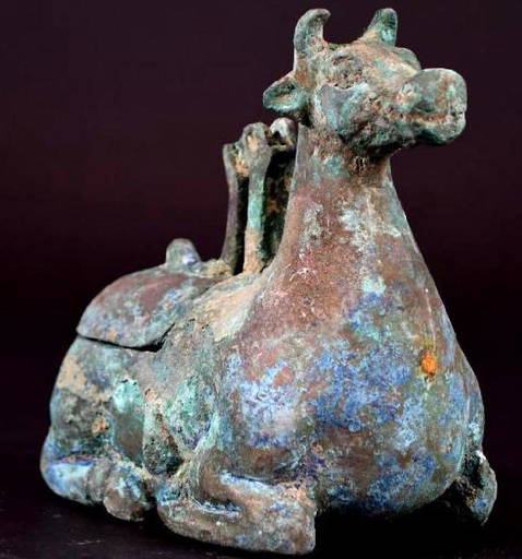 Chinese Animal Shape Bronze Vessel