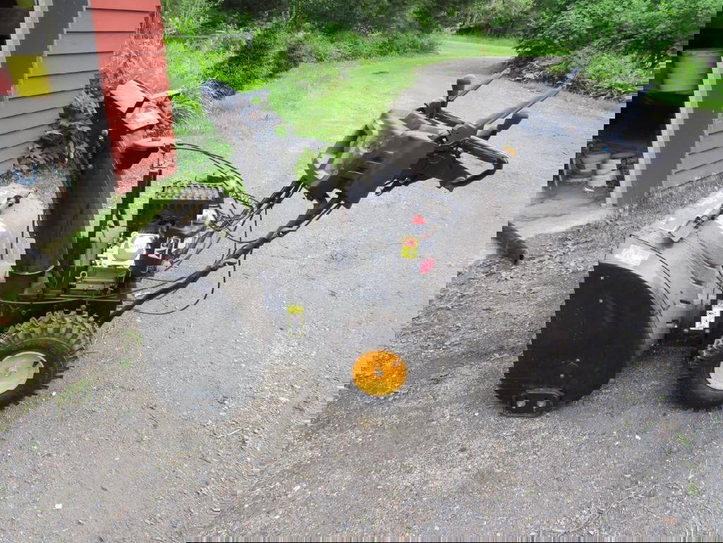 Poulan Pro 27" Gas Powered Snow Blower Auction