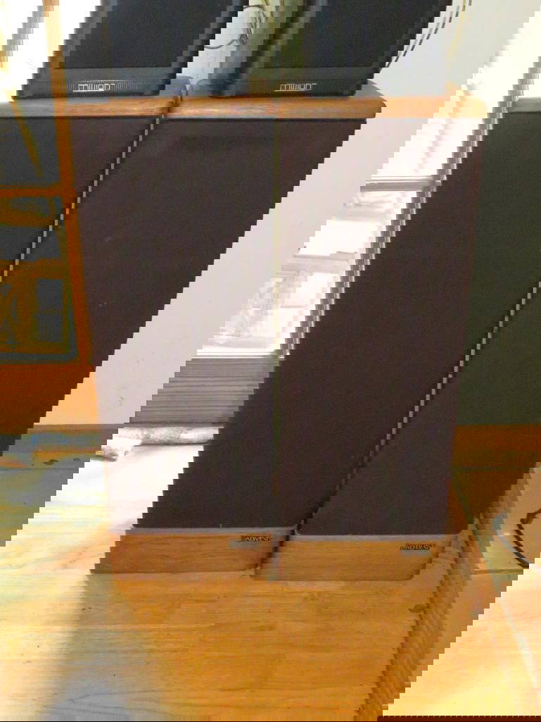 (2) Advent Prodigy Tower Speakers Auction