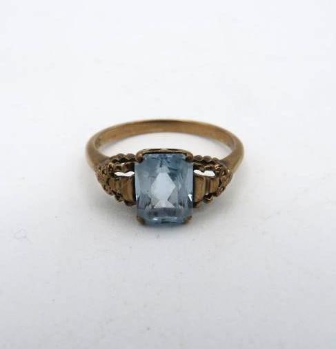 9k Yellow Gold & Topaz Ring Auction