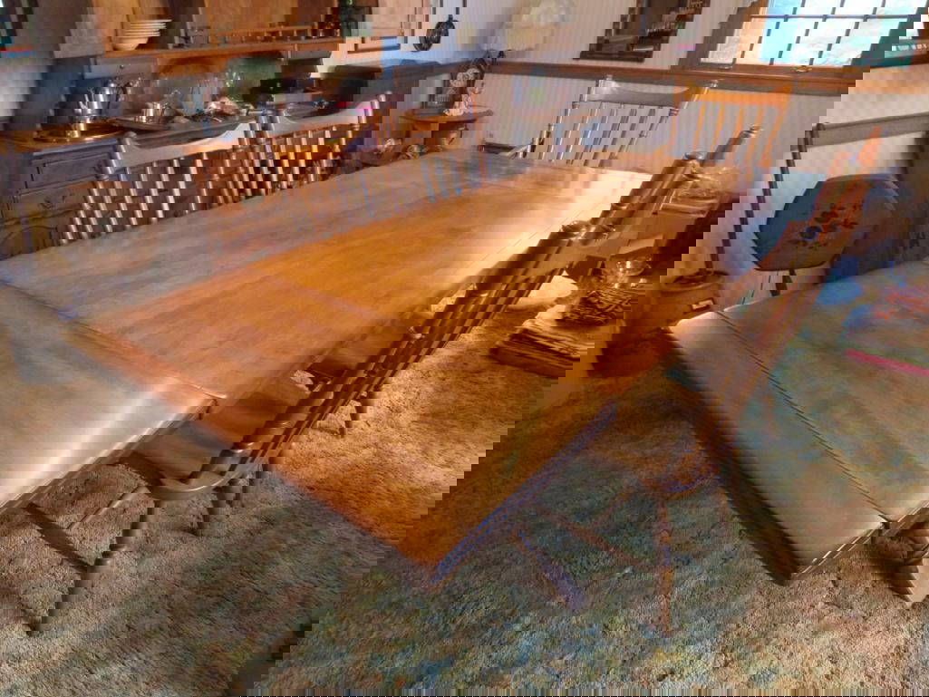 Wood 2-leaf Maple Dining Room Table W/chairs Auction