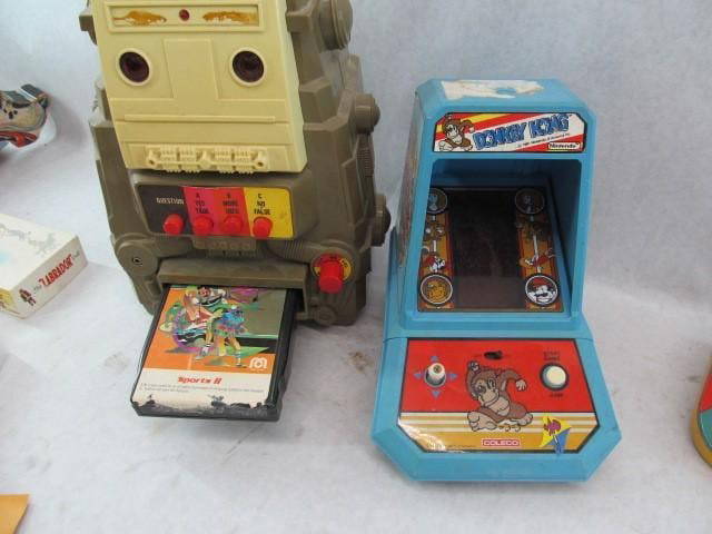 1981 Coleco Donkey Kong & 1978 Mego 2-xl Interactive Robot Auction