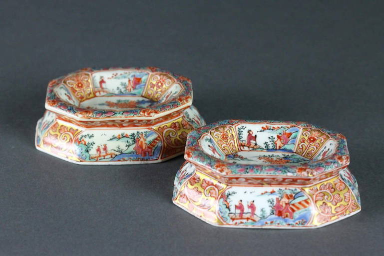 Chinese Qianlong Period European Scene Salts