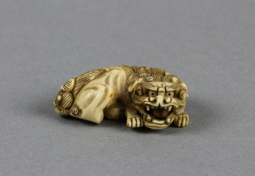 Chinese Antique Carved Ivory Foo Dog Netsuke