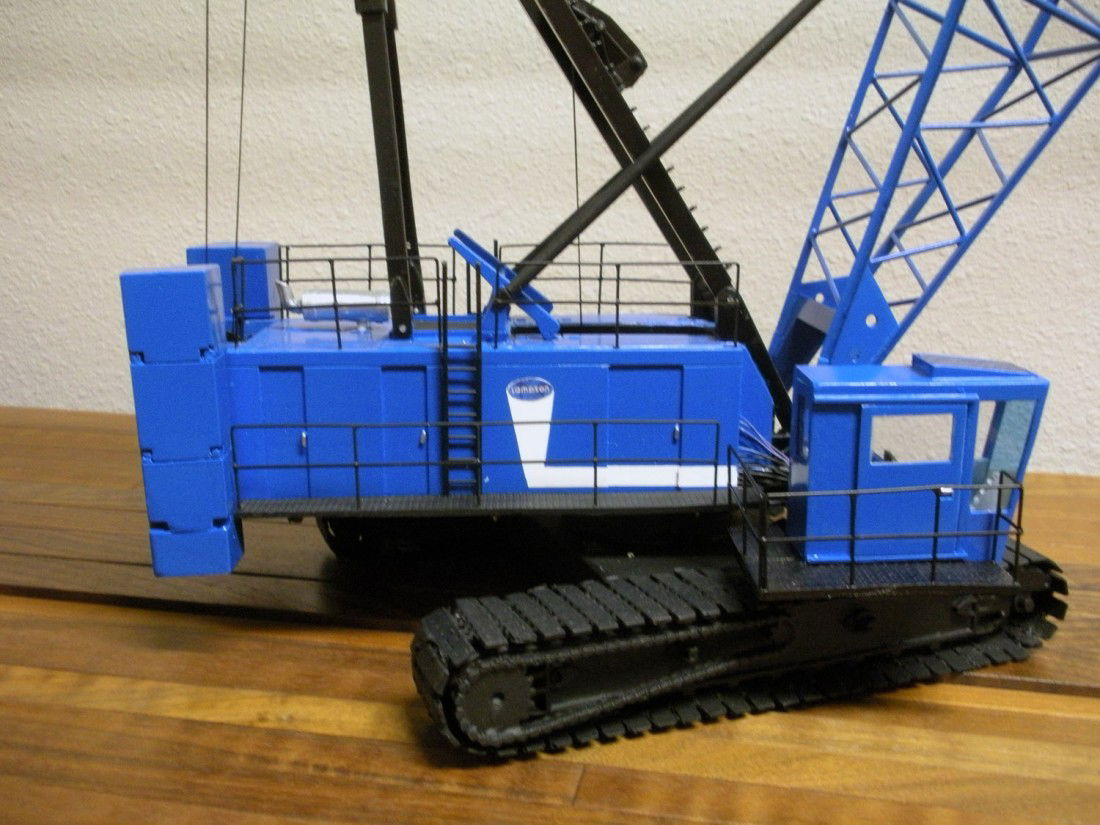 30: Manitowoc 4600 Crawler Crane