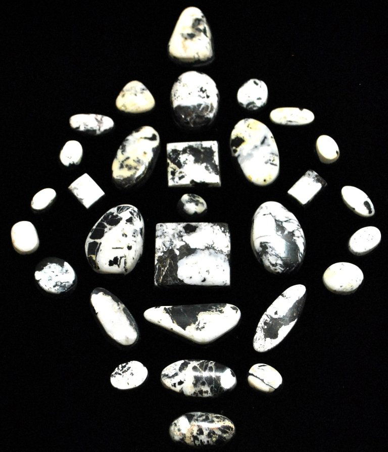 White Buffalo Stone Lot - 30 Stones - 350 Carat