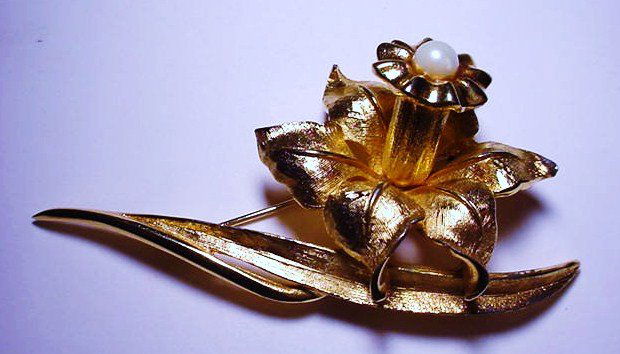 Vintage Boucher Jonquille Pin