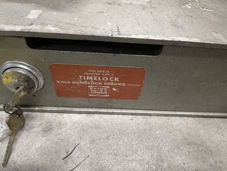 Yale Bank Lock Auto Timer Lock Box Time Lock