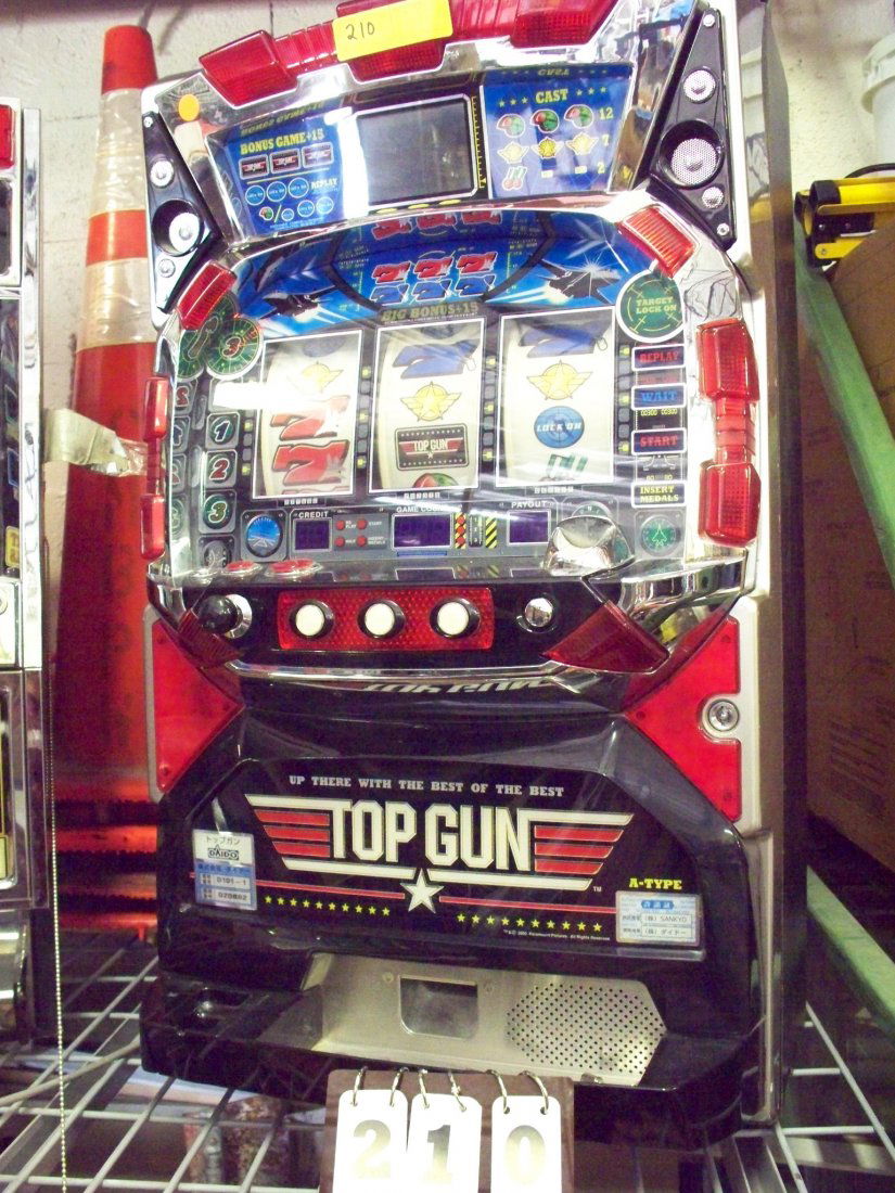 TOP GUN SLOT MACHINE