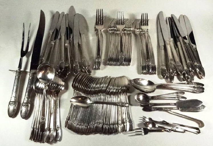 130 Pc 1847 Rogers Bros. Flatware, First Love Pattern,