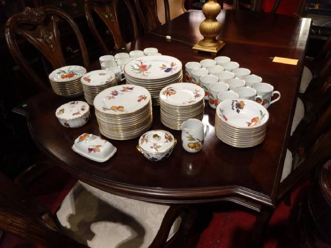 110 Pc Royal Worcester China Service, Evesham Pattern,