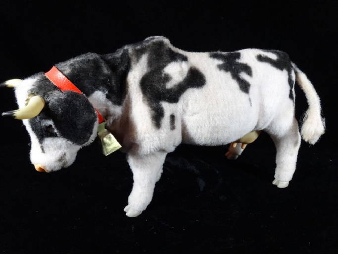 Vintage Mechanical Cow Toy, Battery Operated, Very Good