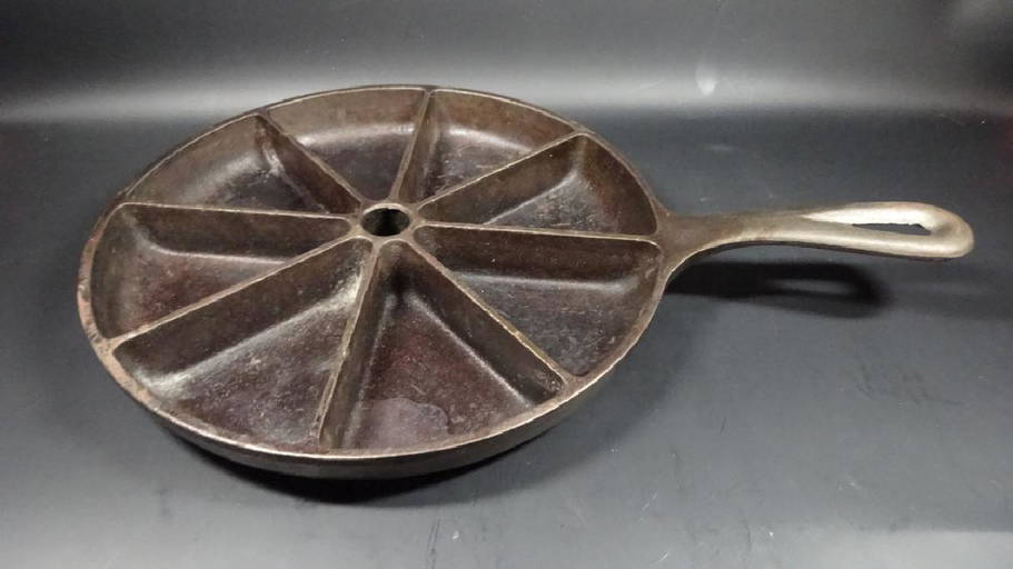Lodge Cast Iron Cornbread Skillet, Made In Usa, Marked