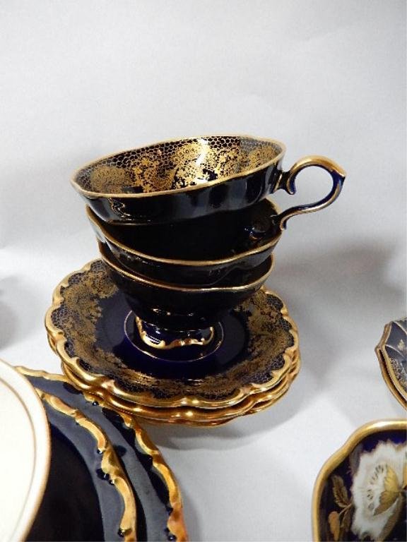 46 PCS ECHT KOBALT CHINA, COBALT BLUE WITH GOLD TRIM, : Lot 50