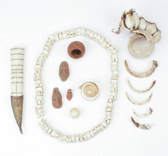 Papua New Guinea Artifacts And Jewelry