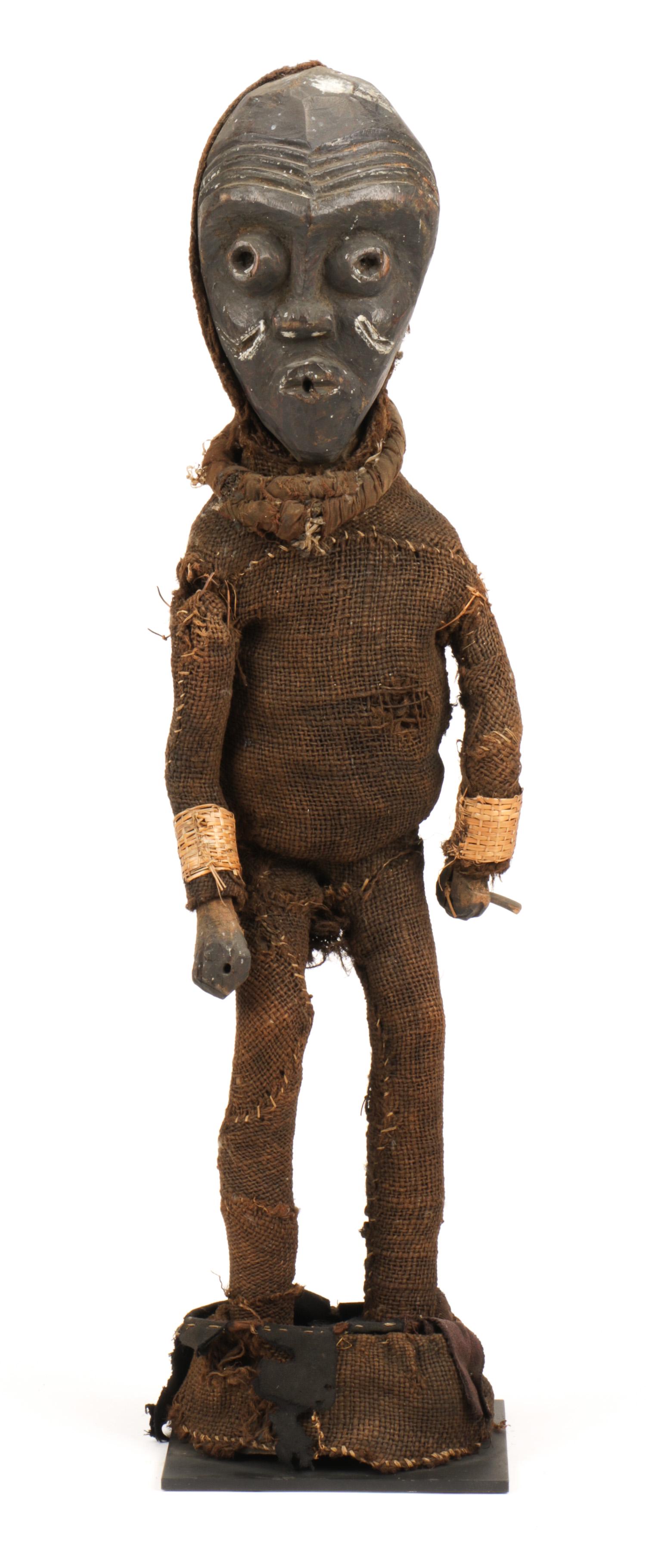 For Auction: Central African Power Figure (#0188) on May 06, 2020 ...