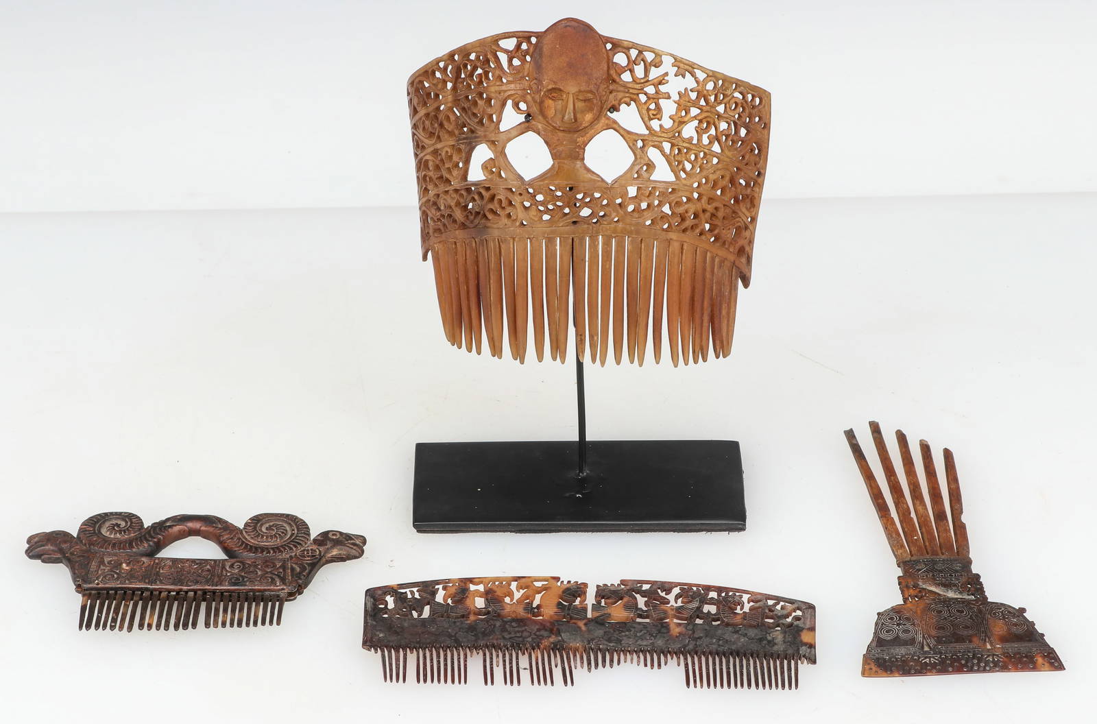 4 Indonesian Shell Combs Auction