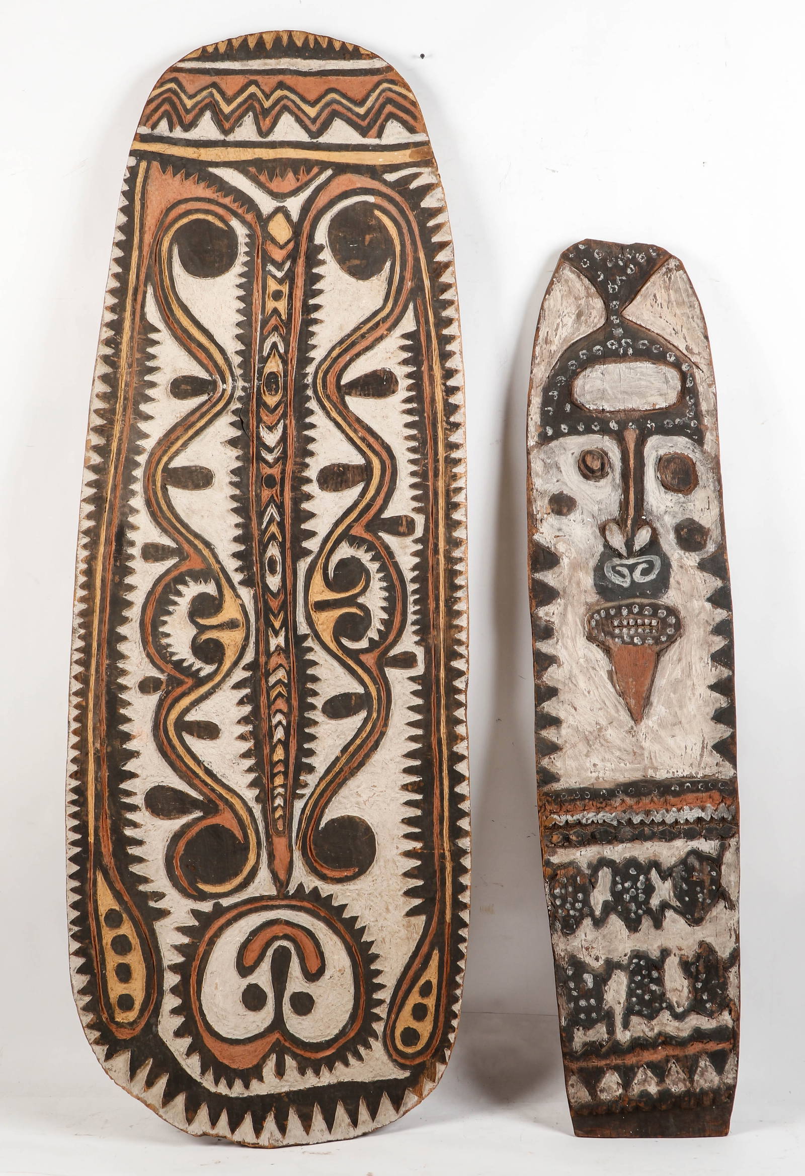 2 Papua New Guinea Shields Auction