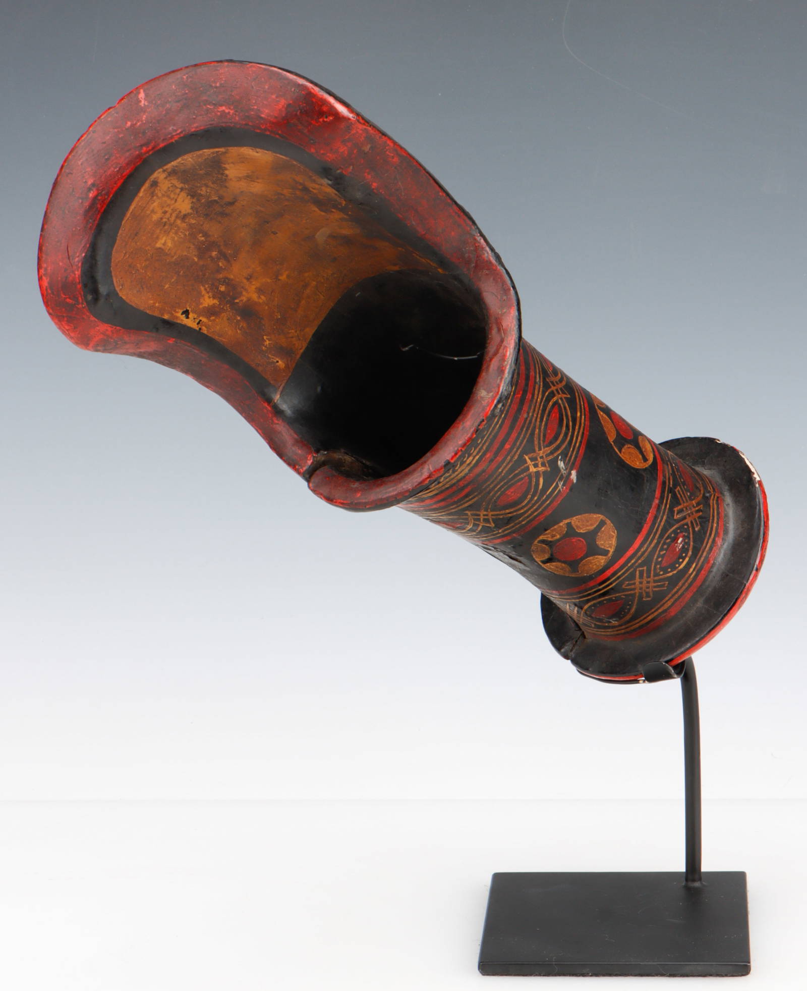 Fine Antique Yi Or Nuosu Arm Guard, Yunnan, China, 19th C. Auction