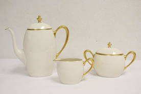 Lenox tea set - Sep 15, 2013 | Treadway Toomey Auctions in OH