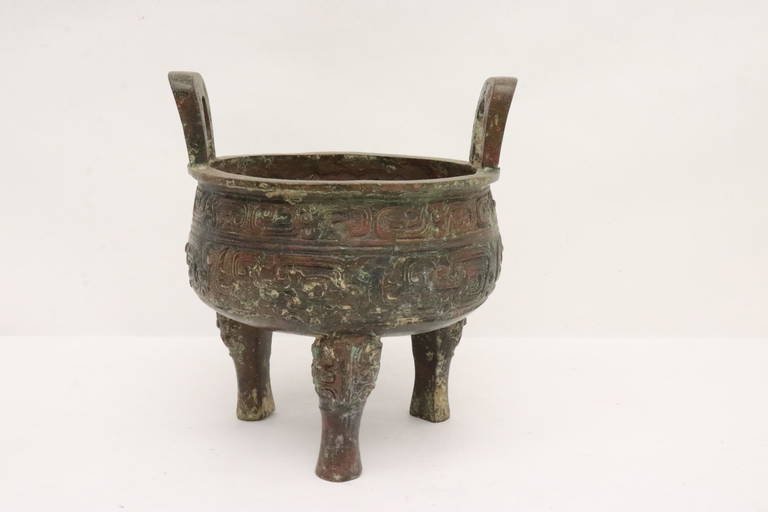 Chinese archaic style bronze ding (#0076) on Mar 28, 2022 ...