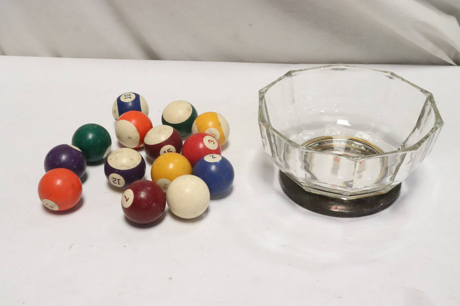 Set Of 14 Bakelite Cue Balls Auction