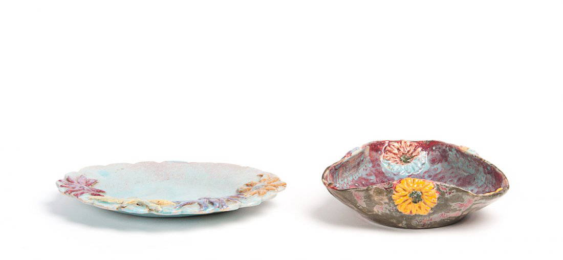 Una Deerbon: 2 Pottery Dishes With Applied Floral