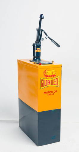 A Hi-Boy oil pump in Golden Fleece livery; 133cms. - Mar 29, 2015 ...