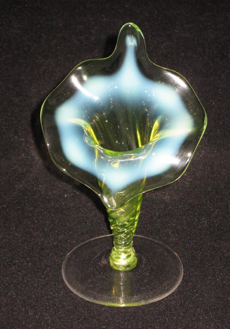 Vaseline opalescent Jack-in-the-pulpit vase, - Sep 28, 2017 | Jaremos in OK Vaseline opalescent Jack-in-the-pulpit vase, - Sep 28, 2017 | Jaremos in OK