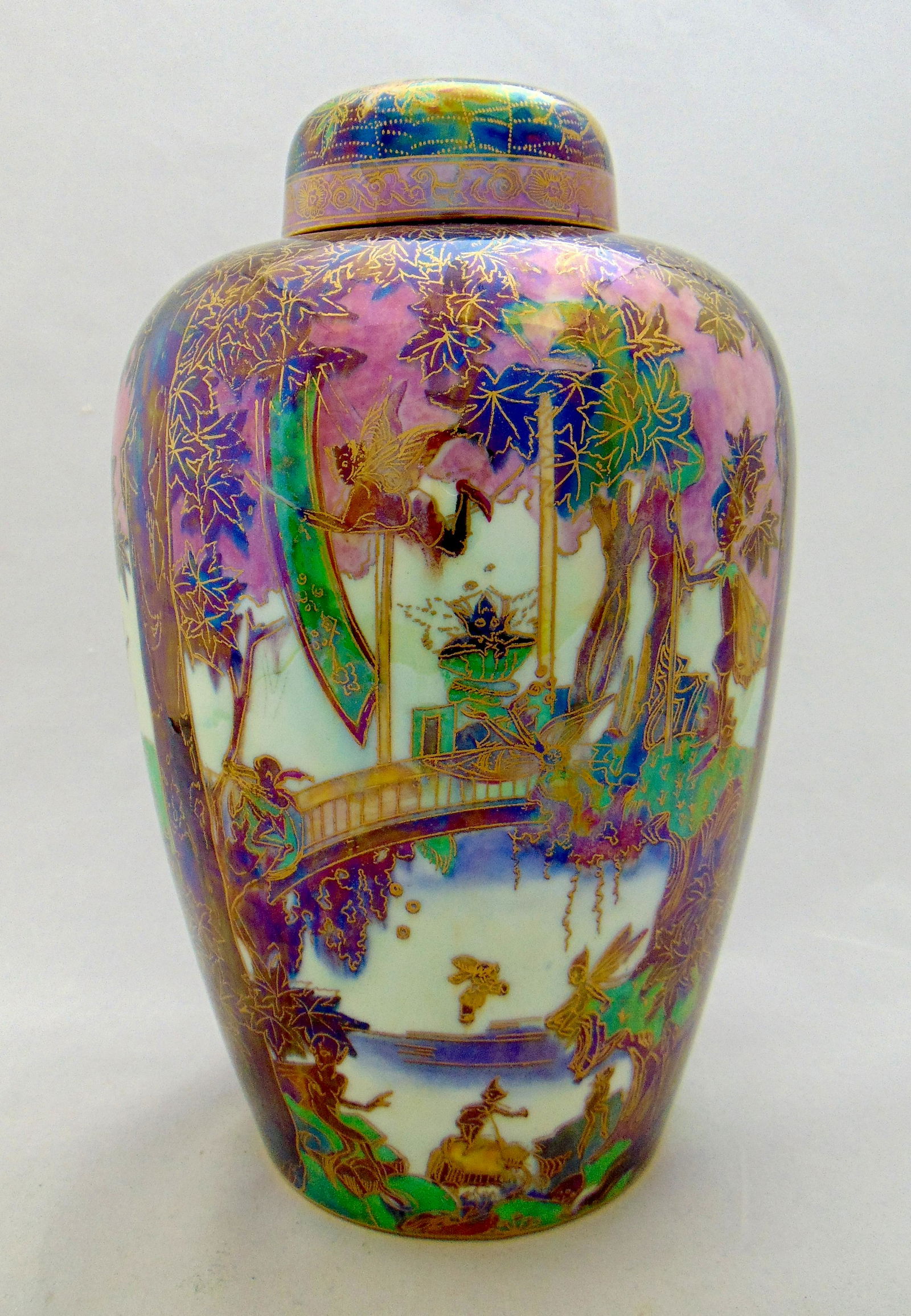 Wedgwood Fairyland luster covered jar