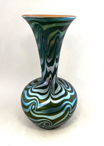 Large Durand Art Glass Vase