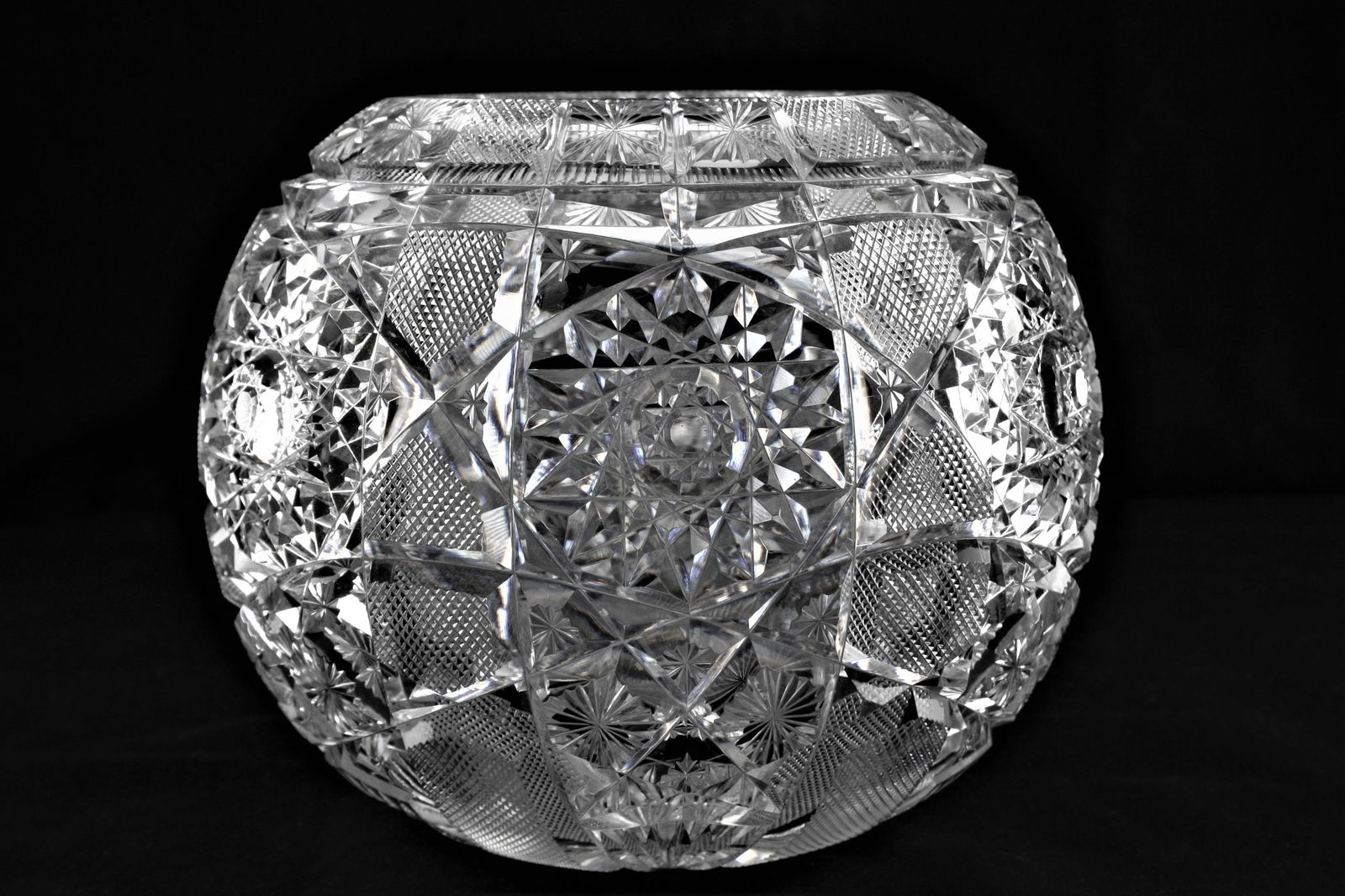 Straus "electra Rose Globe. Auction