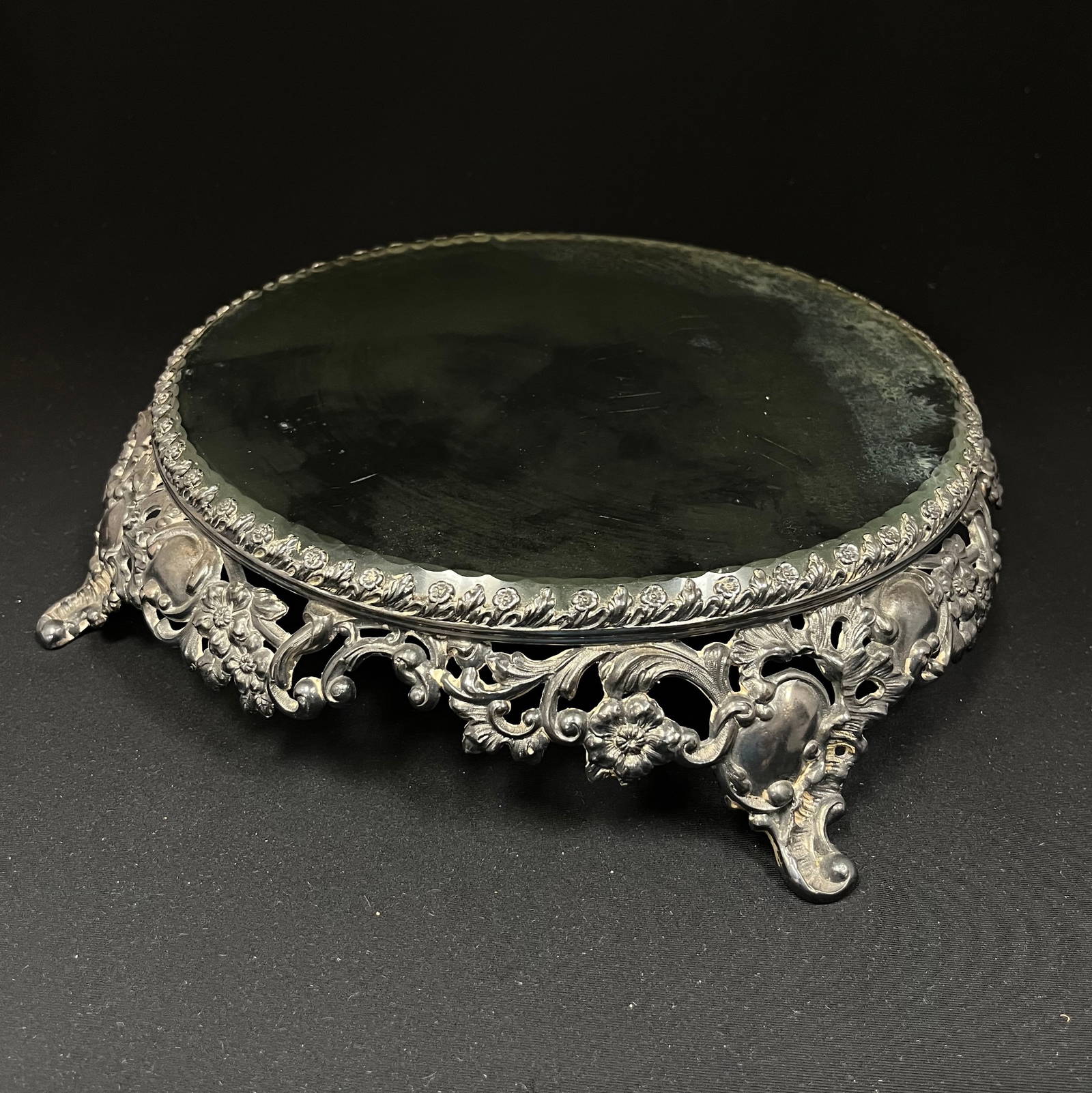 Signed Pairpoint Mirror Plateau. Auction