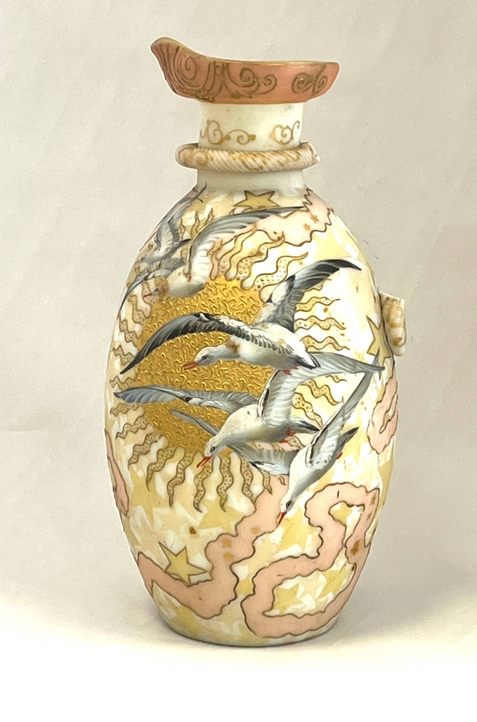 Mt. Washington Crown Milano Vase Auction
