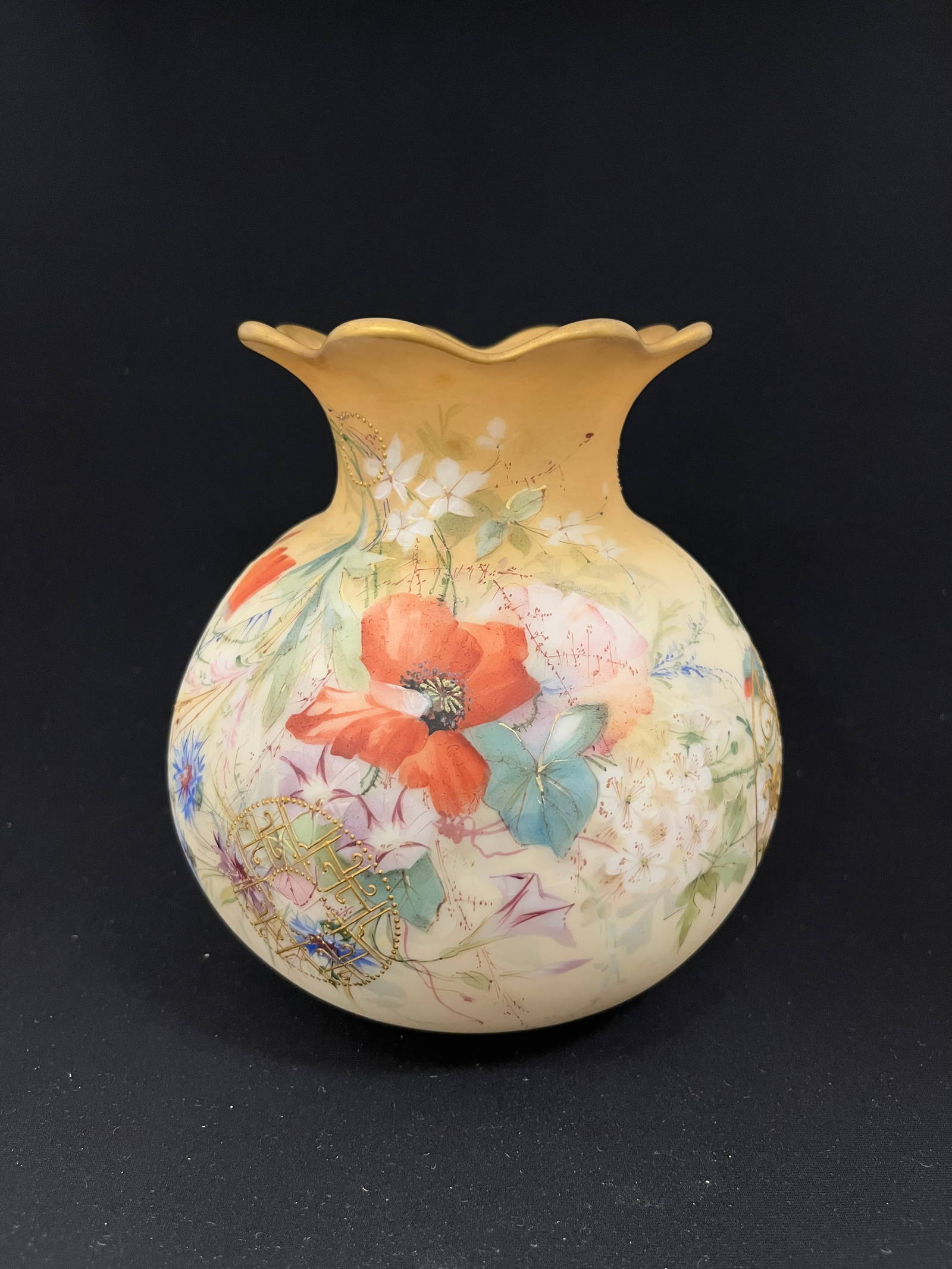 Mt. Washington Crown Milano Vase Auction